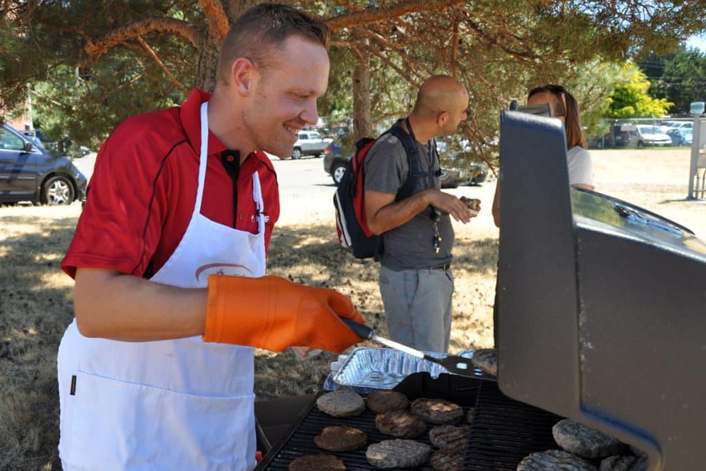 SISIP serves up food and information - Pacific Navy News