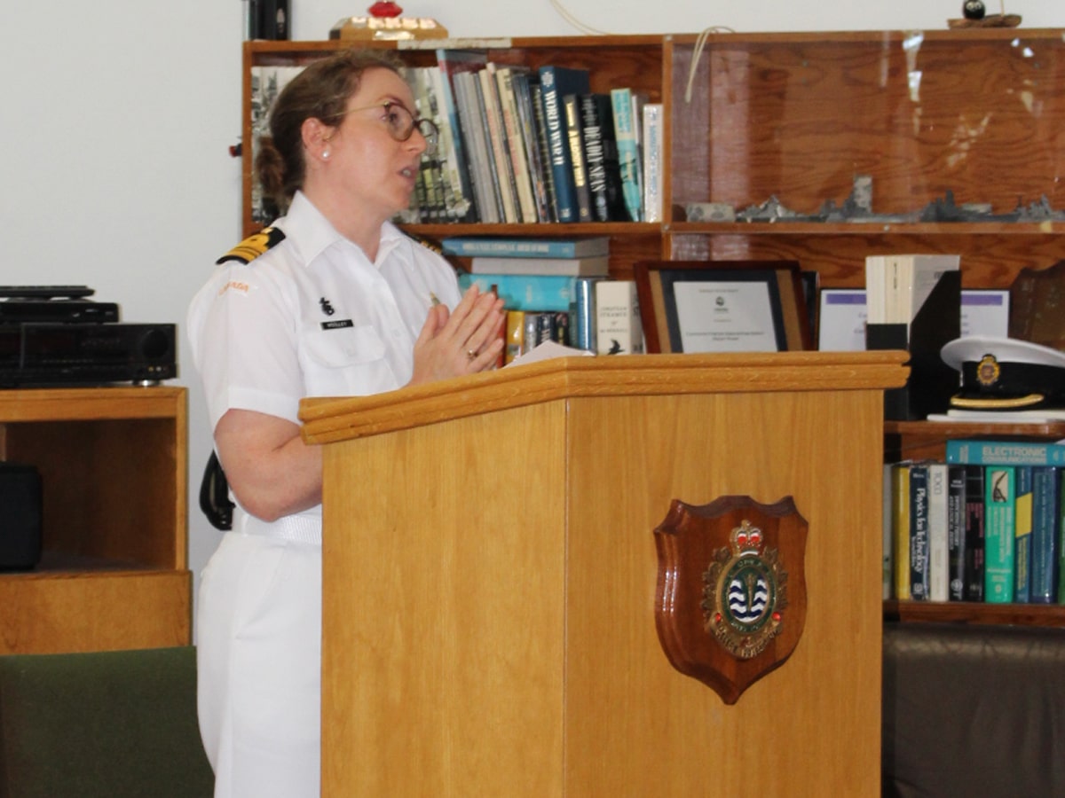 New commanding officer takes helm at Rocky Point - Pacific Navy News ...
